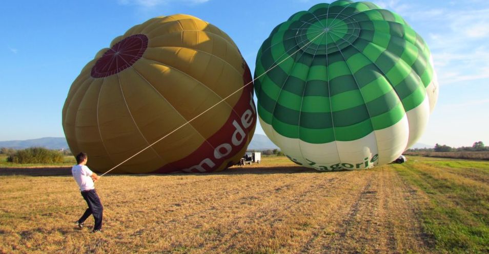 MALO O BALONIMA NA VRUĆI ZRAK | Crometeo