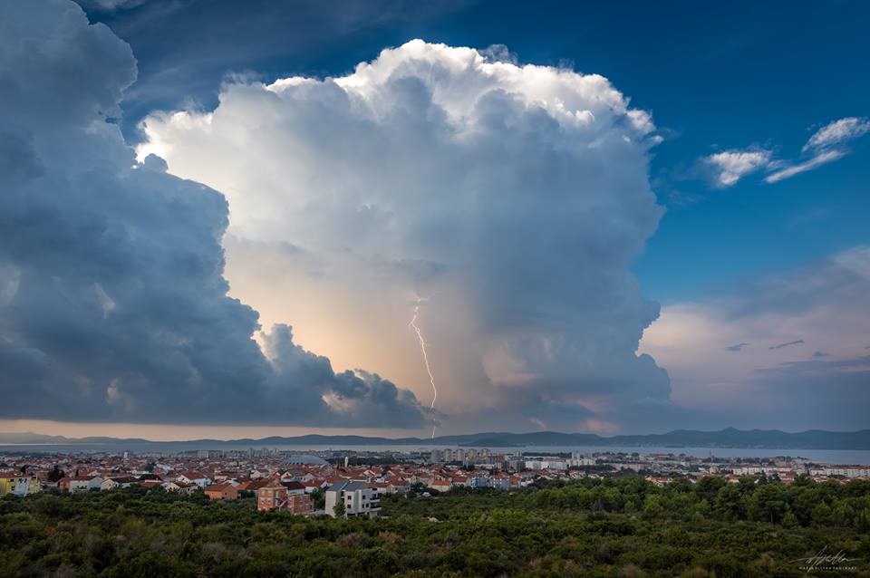 Olujni utorak | Crometeo